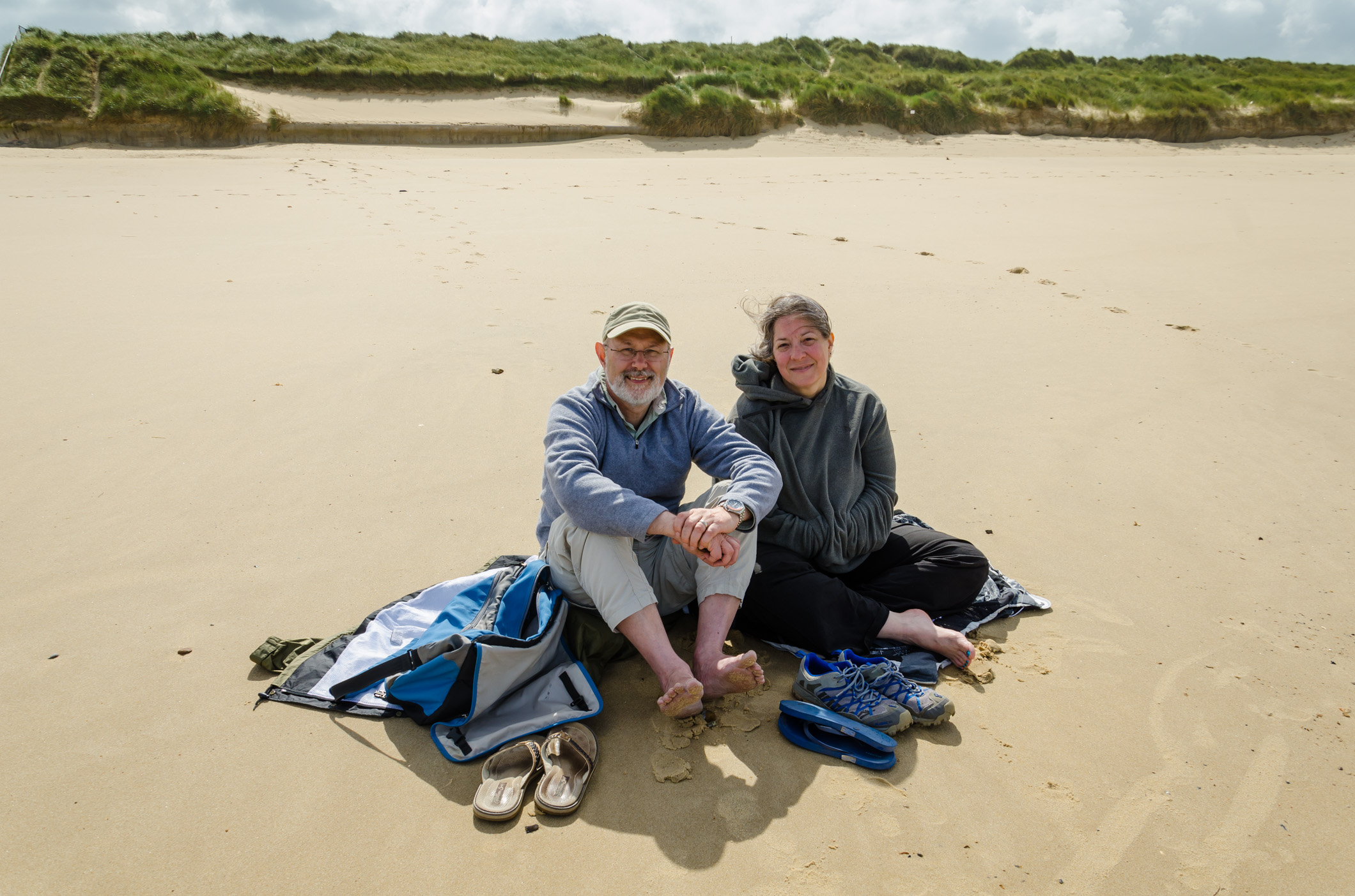 Gary and Ginger on the beach near Horsey, Norfolk - Breakfast in America